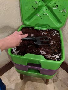 How to Vermicompost At Home - Countryside